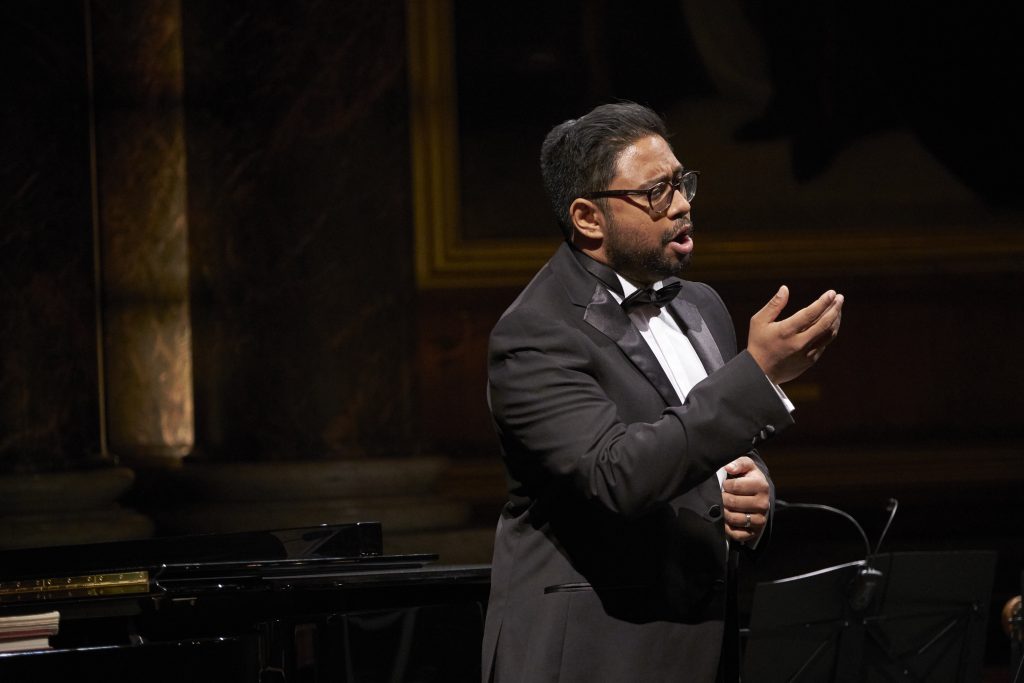 Ross Ramgobin sings 'Deh, vieni alla finestra' from Don Giovanni ...